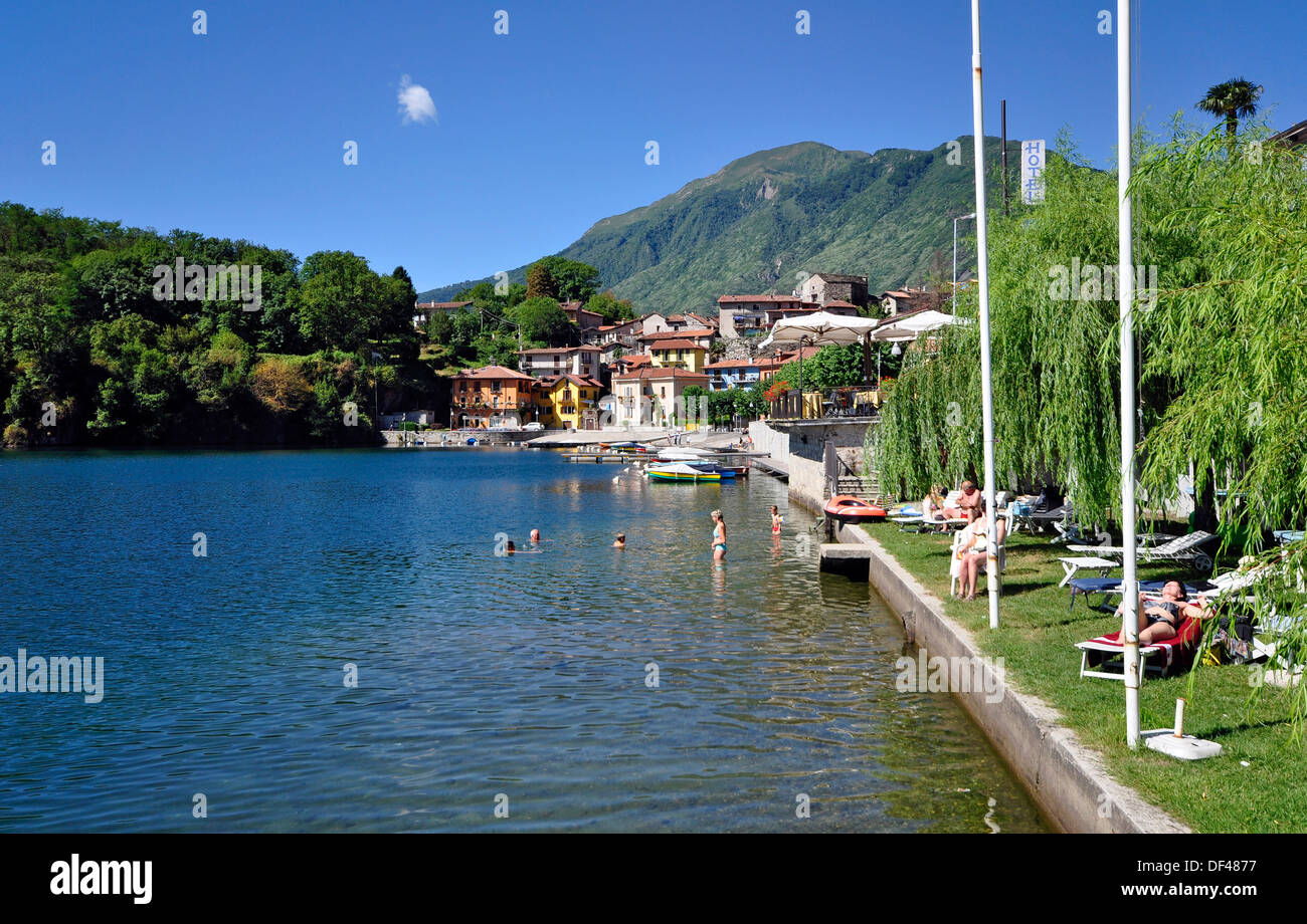 Lago di mergozzo maggiore immagini e fotografie stock ad alta ...