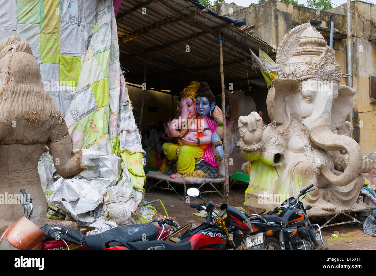 Lord elephant ganesha god god indian god hindu hinduism idols immagini ...