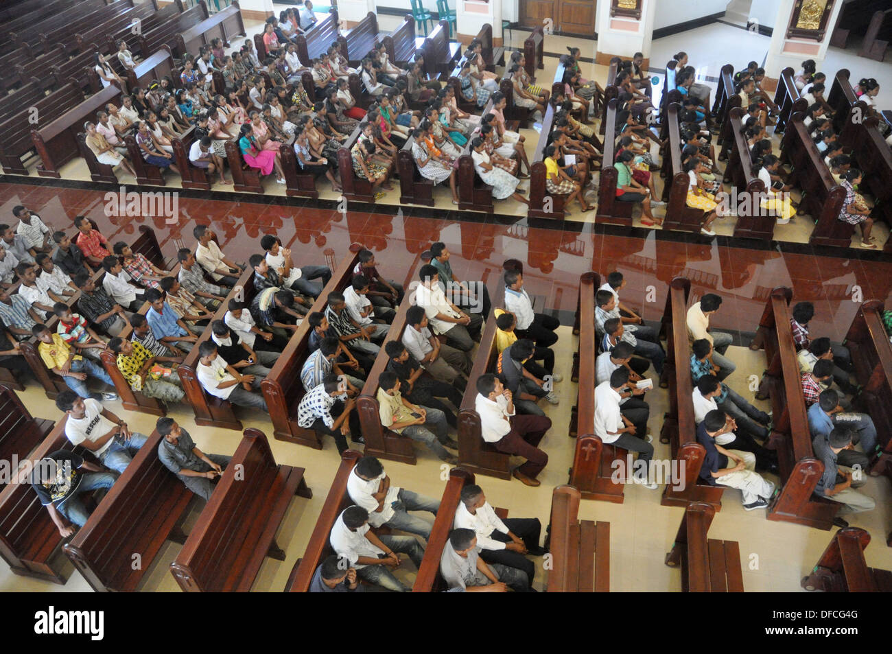 Catecismo católico de la iglesia católica immagini e fotografie stock ...