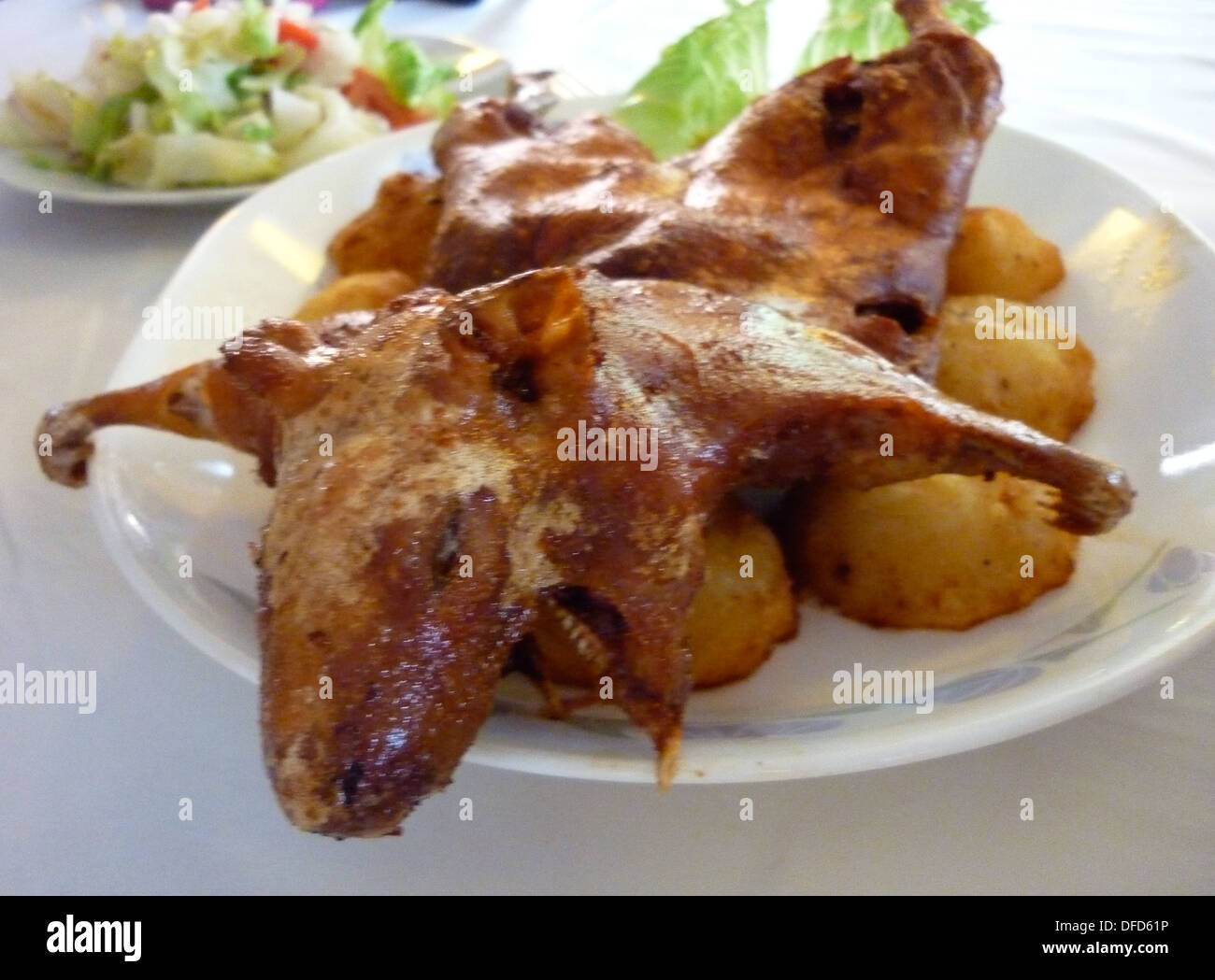 La cavia (Cuy) servita in un ristorante in Perù Foto stock - Alamy