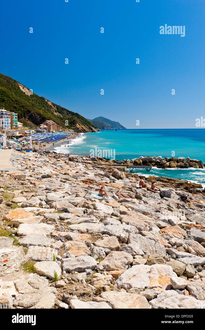 Beach at deiva marina immagini e fotografie stock ad alta risoluzione ...