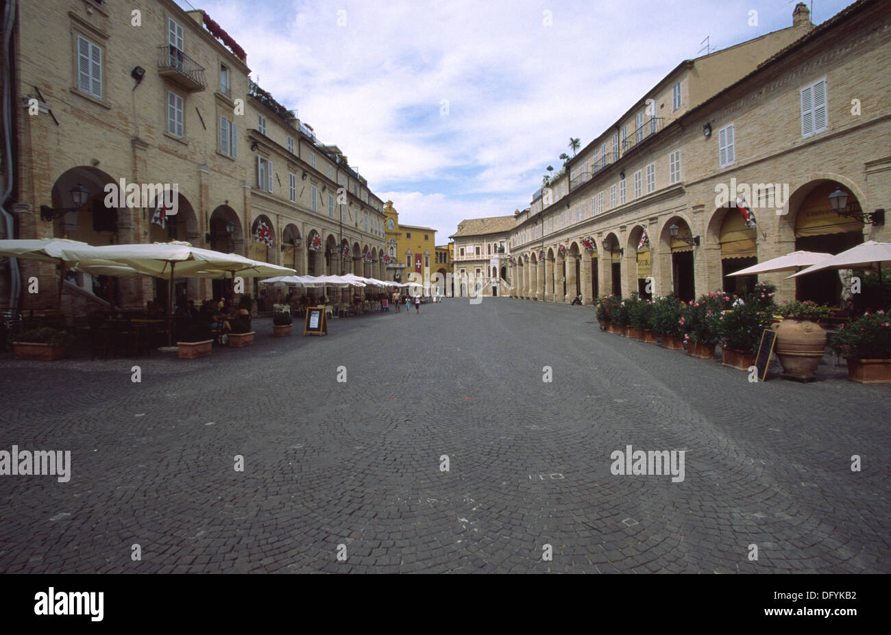 Fermo marche immagini e fotografie stock ad alta risoluzione - Alamy