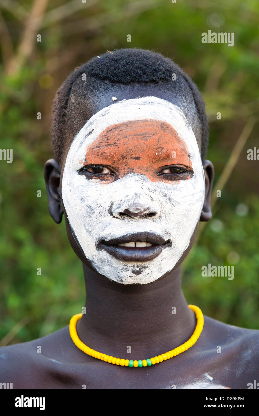 Lifestyle surma tribe immagini e fotografie stock ad alta risoluzione ...