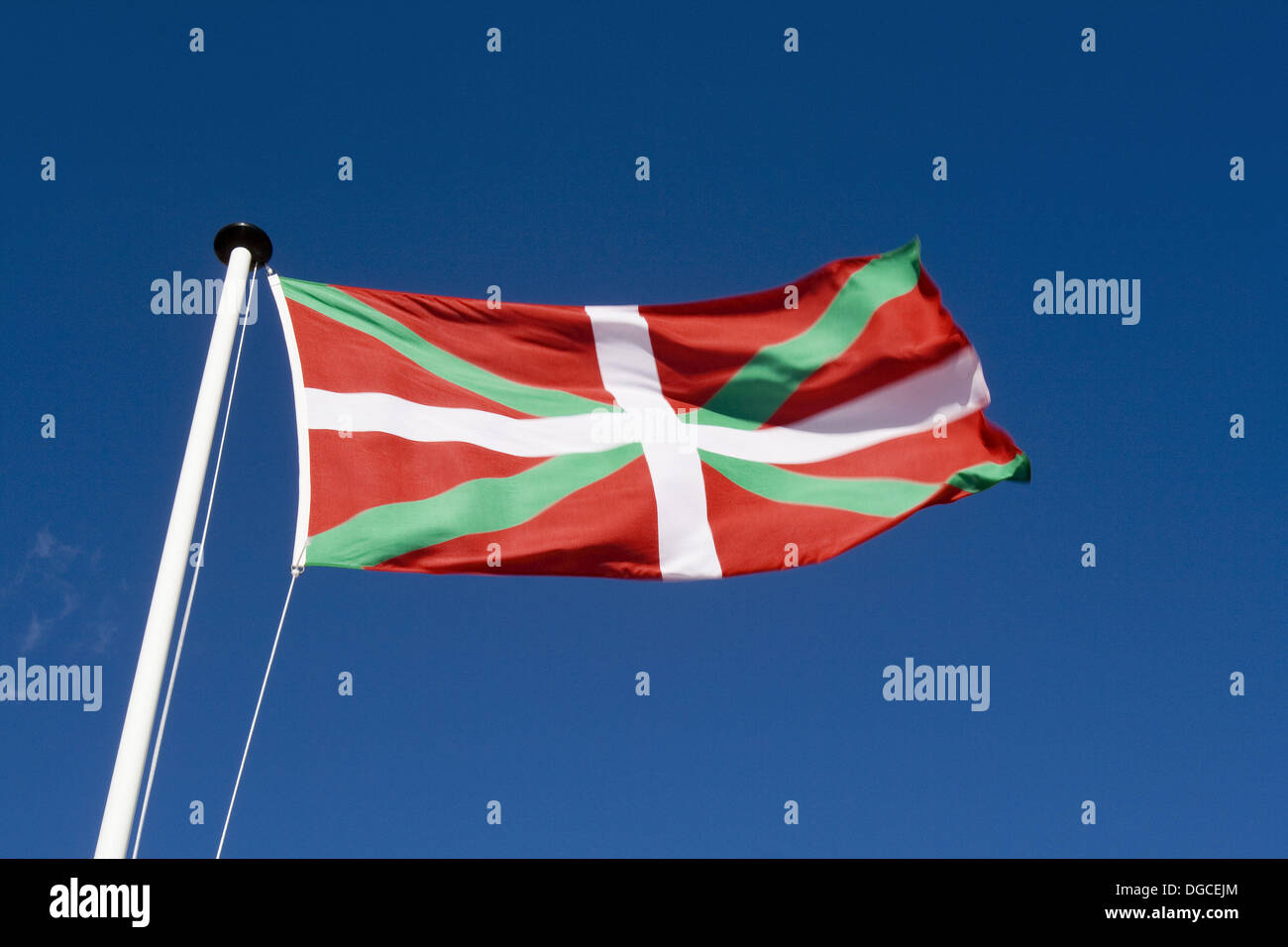 Basque flag immagini e fotografie stock ad alta risoluzione - Alamy