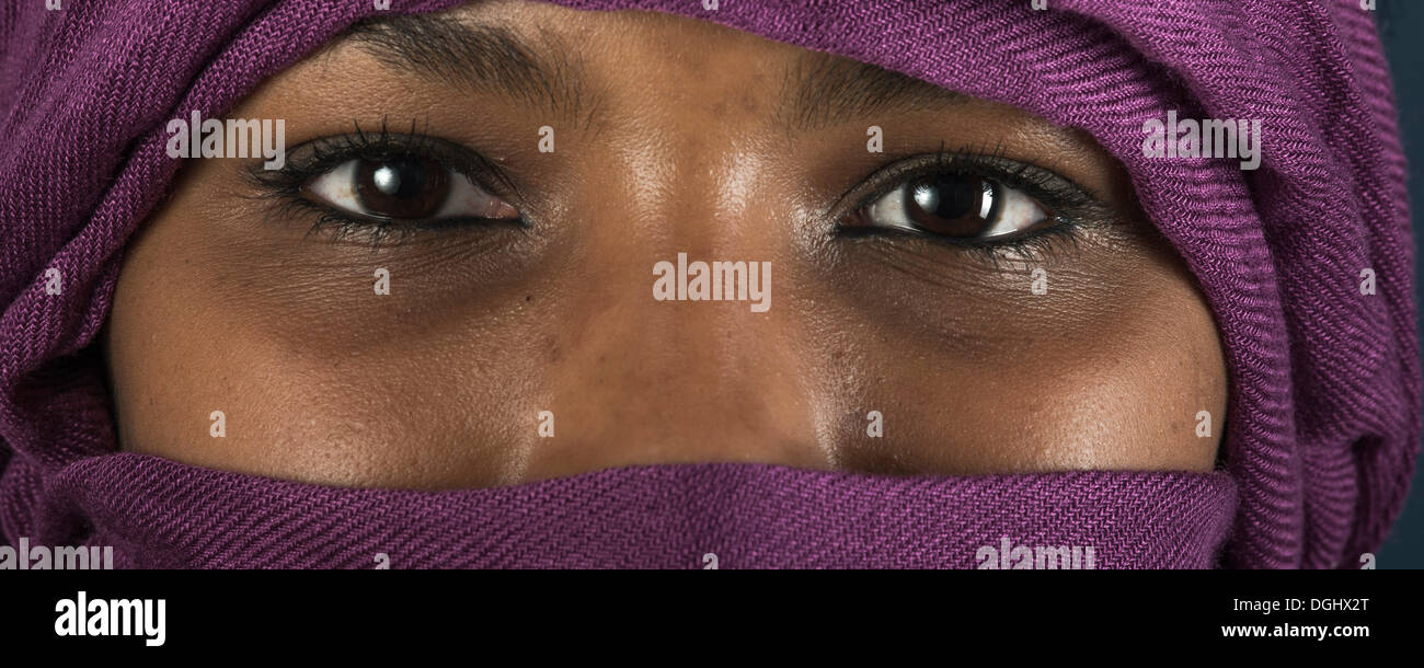Donne algerine immagini e fotografie stock ad alta risoluzione - Alamy