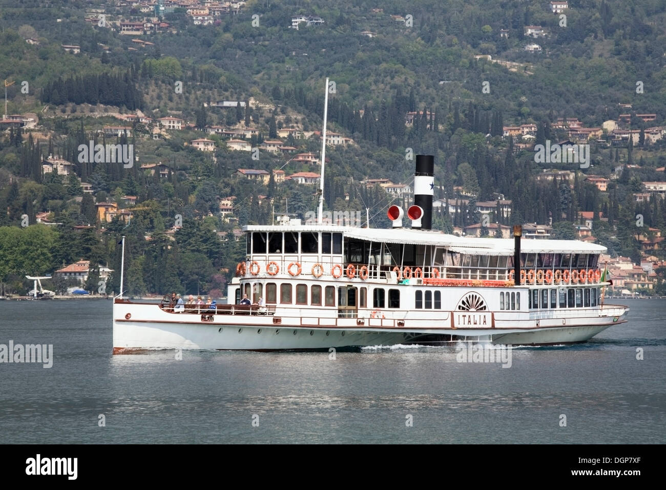 Lago di garda ferry immagini e fotografie stock ad alta risoluzione - Alamy