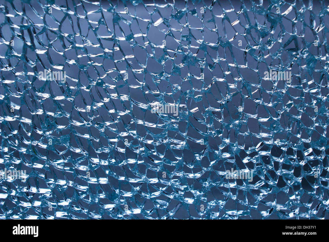 Modelli di vetro rotto immagini e fotografie stock ad alta risoluzione ...