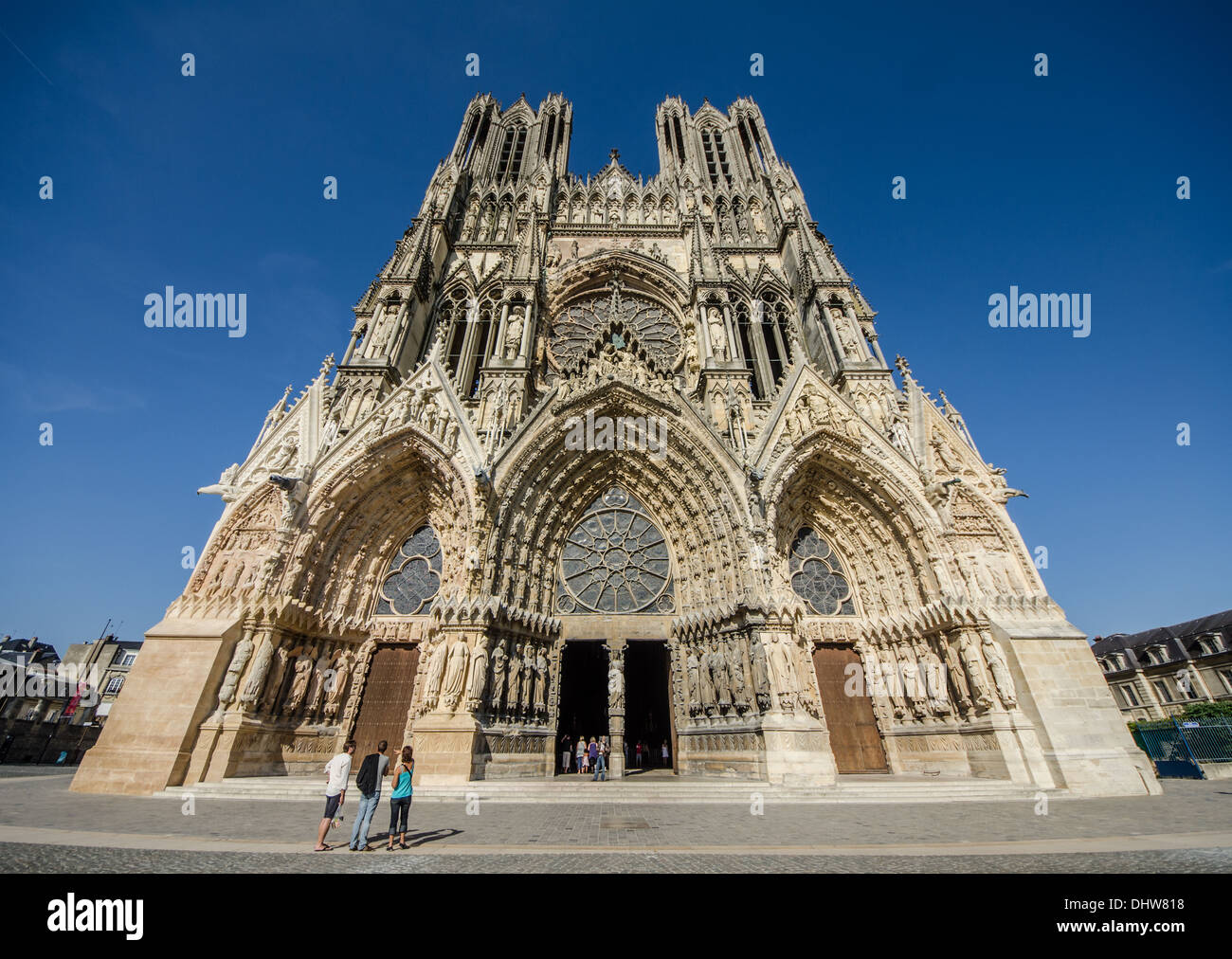 La cattedrale di reims immagini e fotografie stock ad alta risoluzione ...