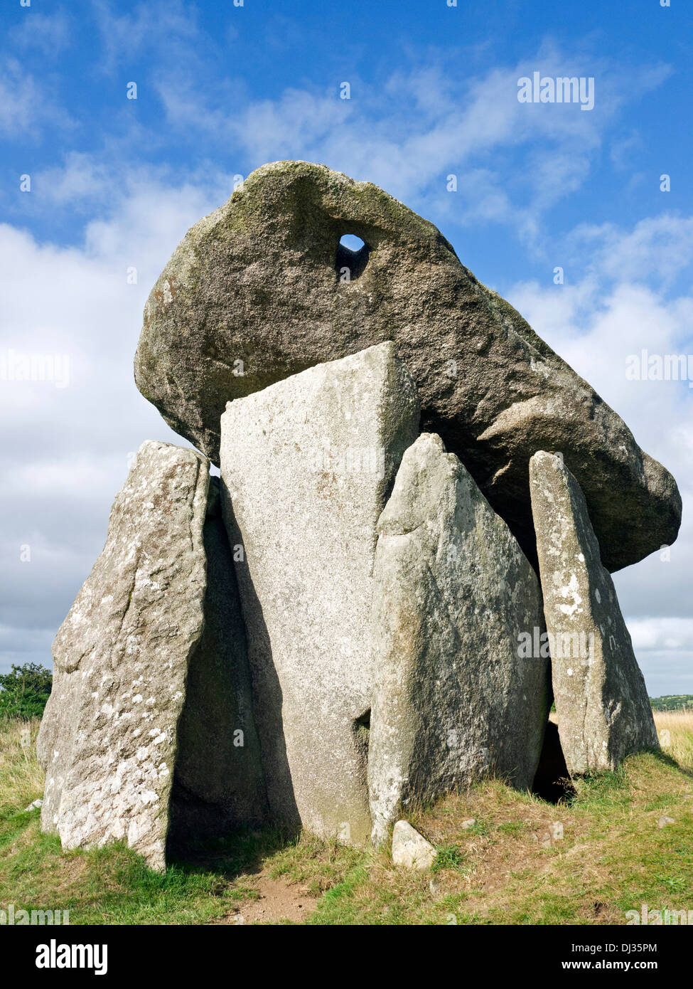 Trethevy quoit cornish immagini e fotografie stock ad alta risoluzione ...