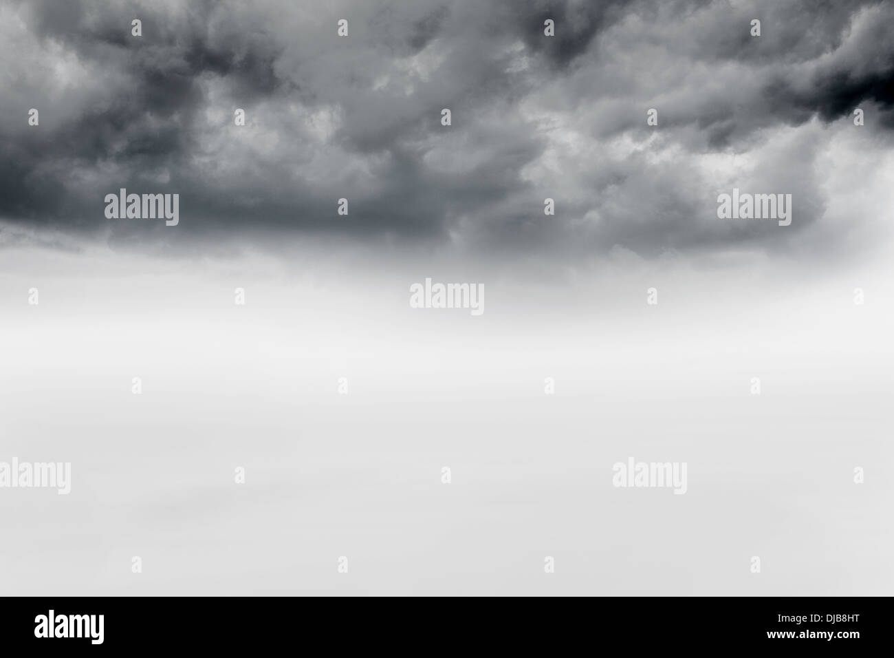 Sfondo del cielo tempestoso immagini e fotografie stock ad alta ...