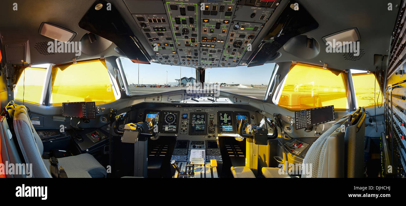 Atr 72 600 cockpit immagini e fotografie stock ad alta risoluzione - Alamy