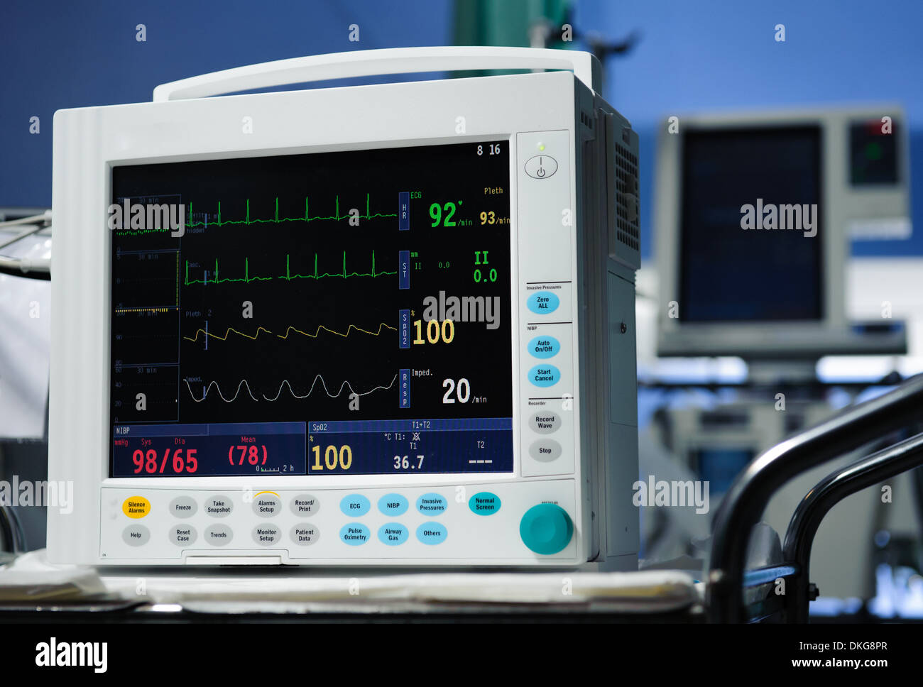 Respiratory monitoring immagini e fotografie stock ad alta risoluzione ...