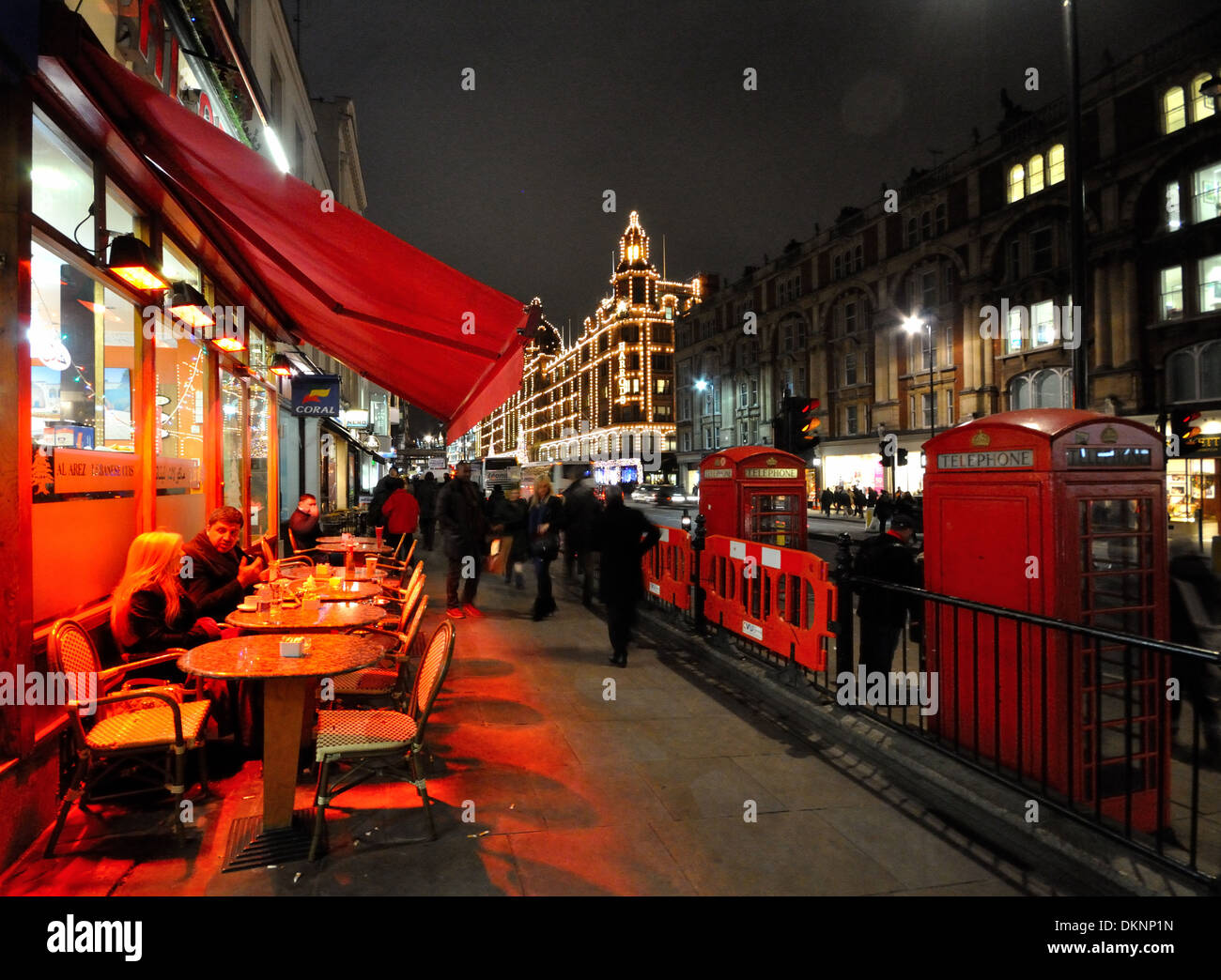 Harrods cafe immagini e fotografie stock ad alta risoluzione - Alamy