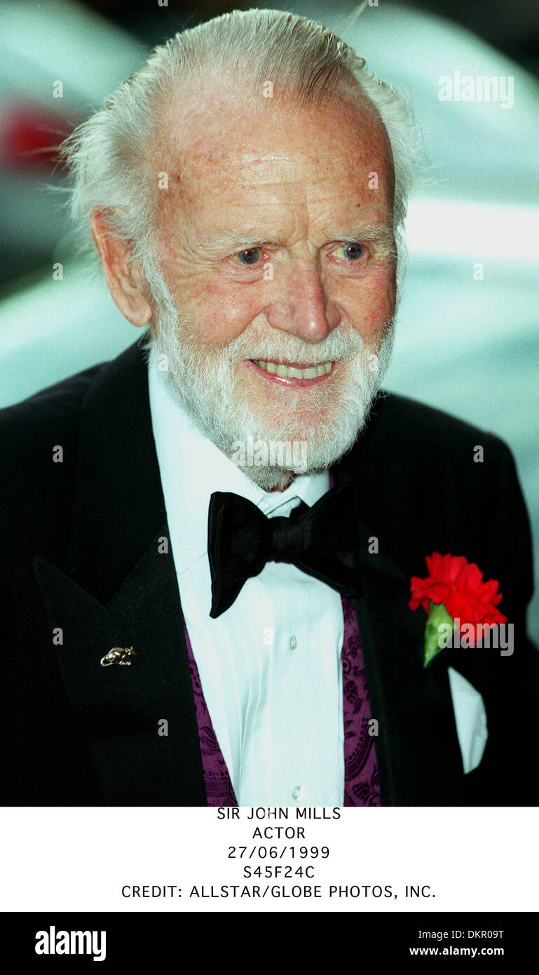Sir john mills immagini e fotografie stock ad alta risoluzione - Alamy