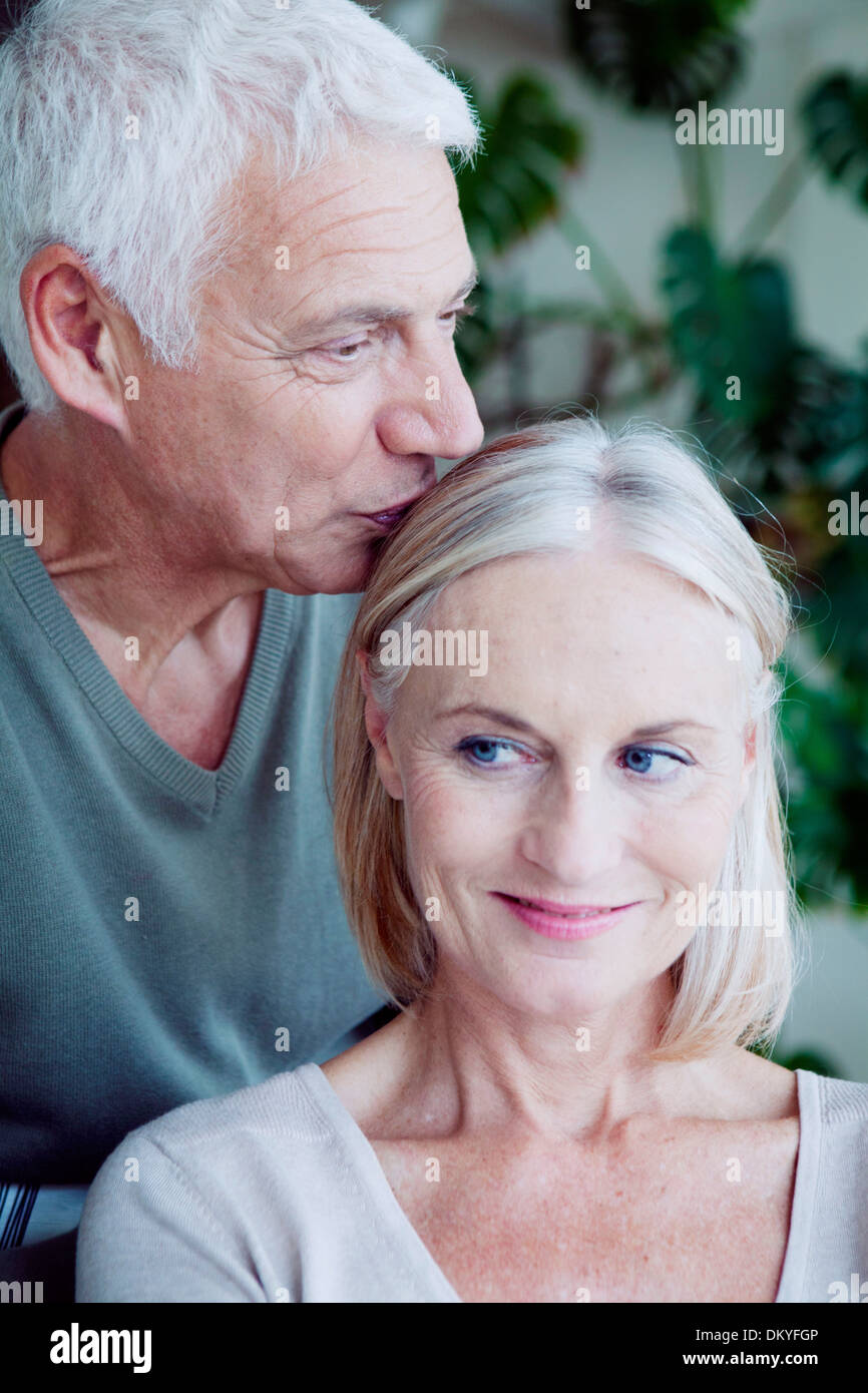 La coppia di anziani immagini e fotografie stock ad alta risoluzione - Alamy