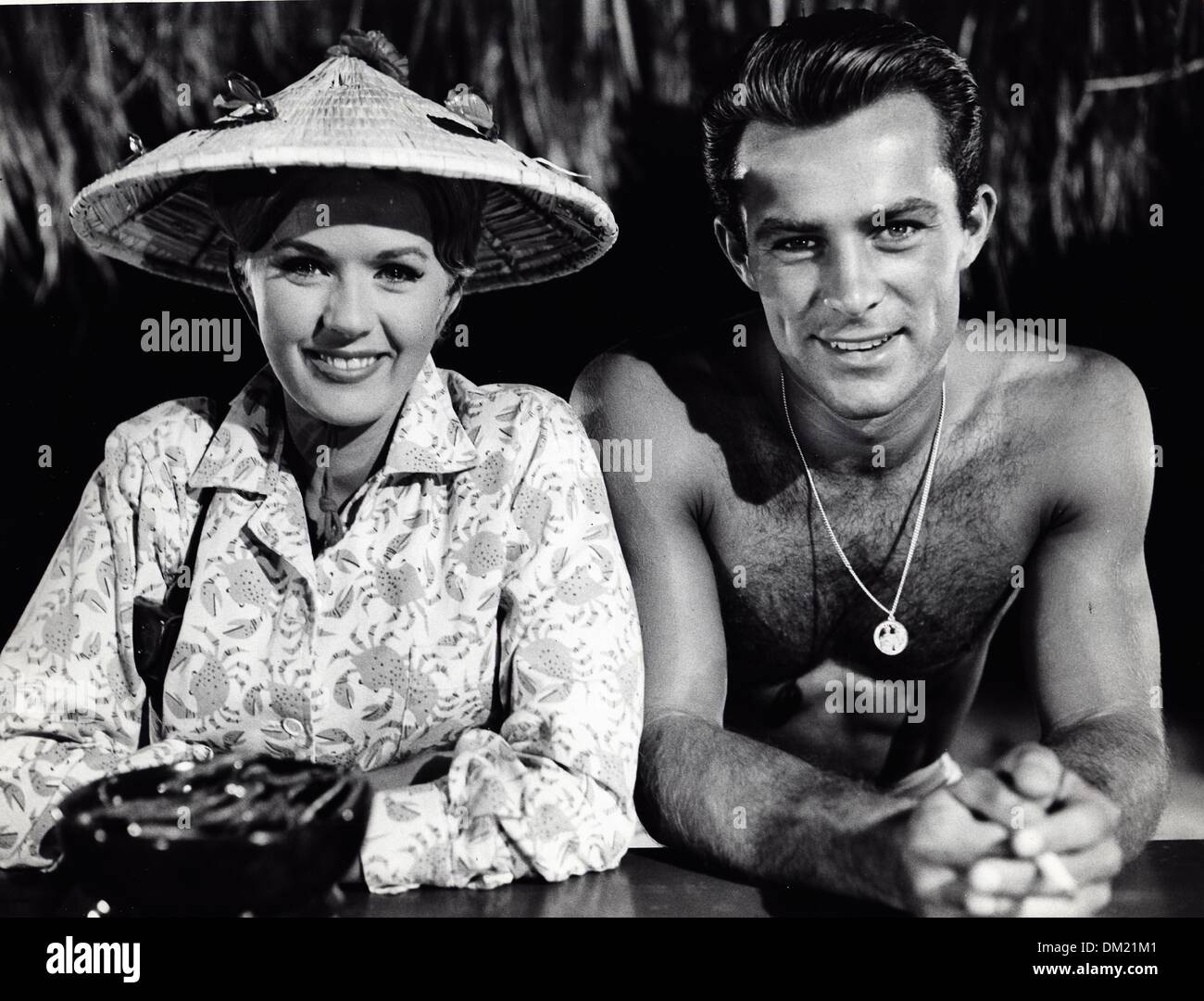 Robert conrad connie stevens immagini e fotografie stock ad alta risoluzione - Alamy