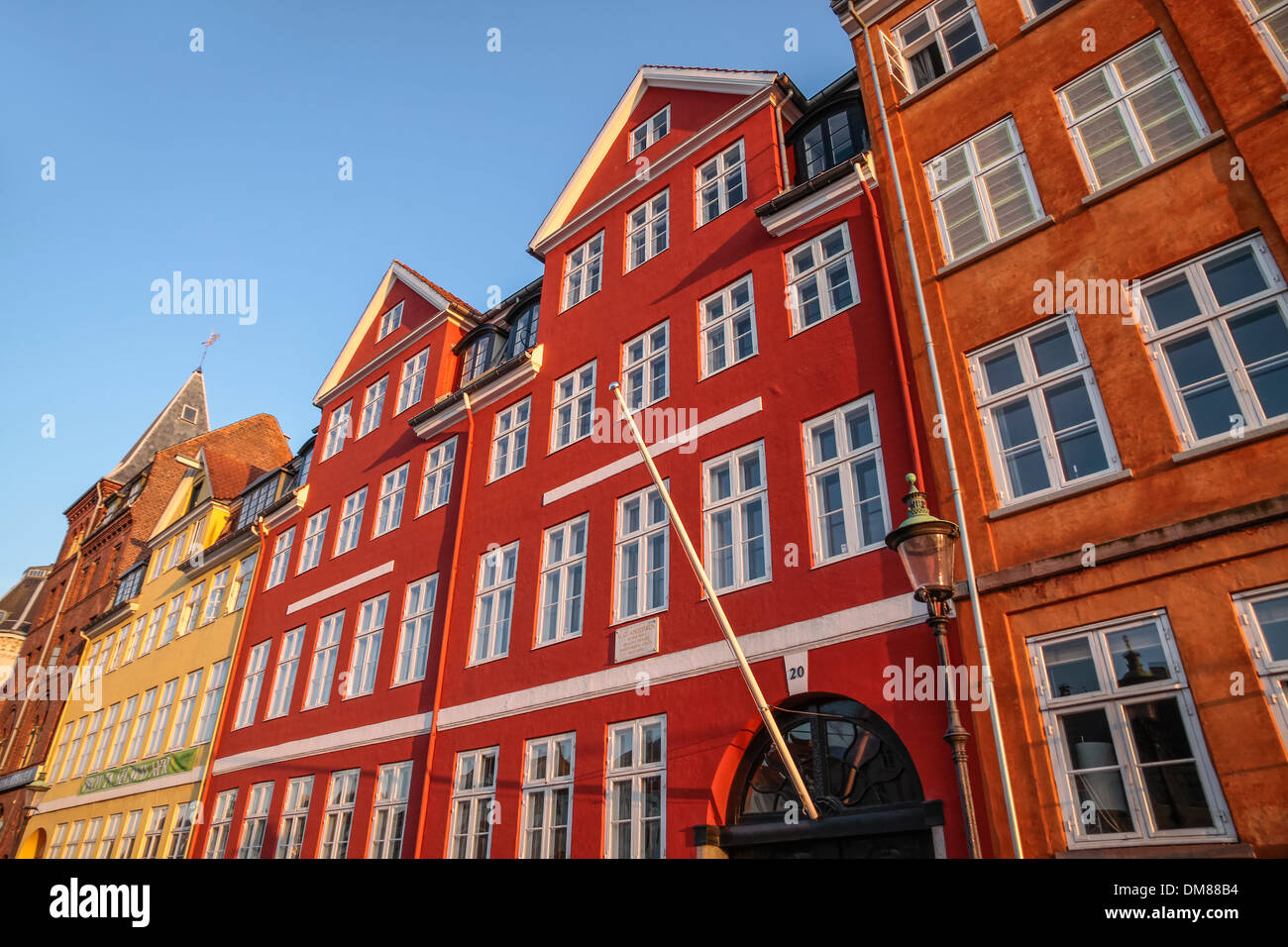 Facciate colorate immagini e fotografie stock ad alta risoluzione - Alamy