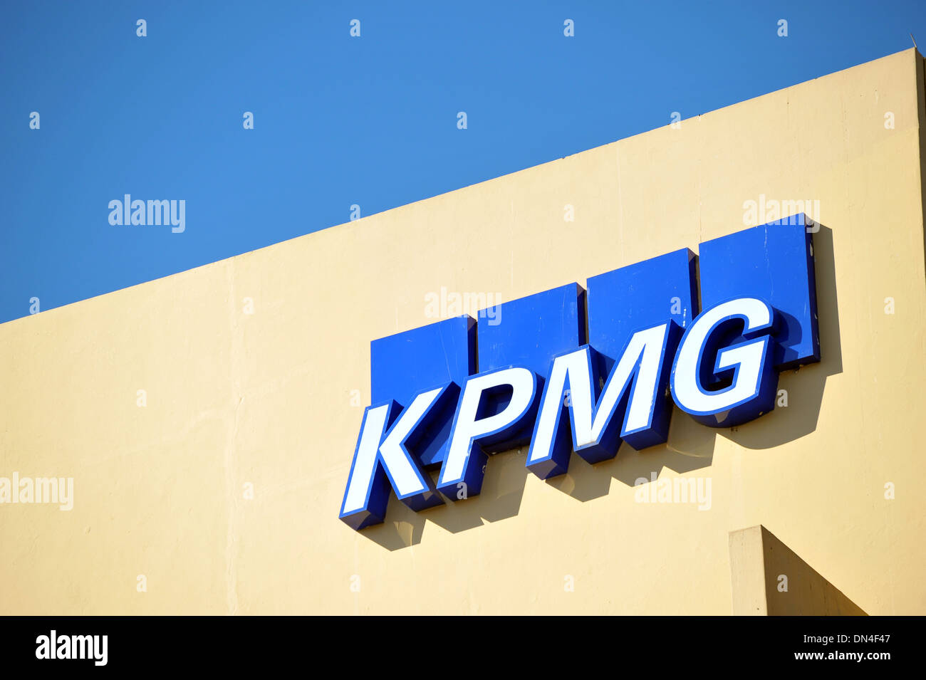 Logo kpmg immagini e fotografie stock ad alta risoluzione - Alamy