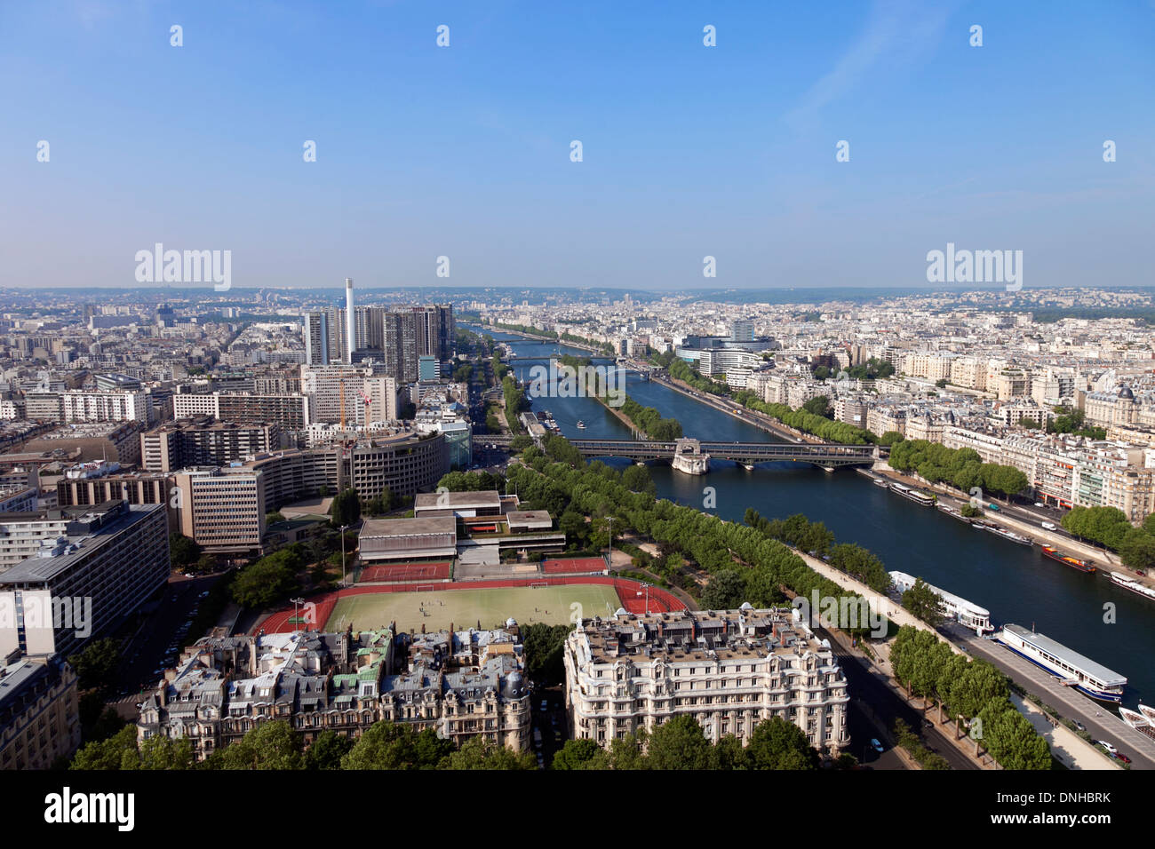 Dalla torre eiffel immagini e fotografie stock ad alta risoluzione - Alamy
