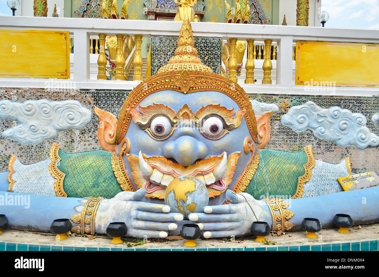 Phra Rahu statua, chi è il mitico dio delle tenebre,della Thailandia ...