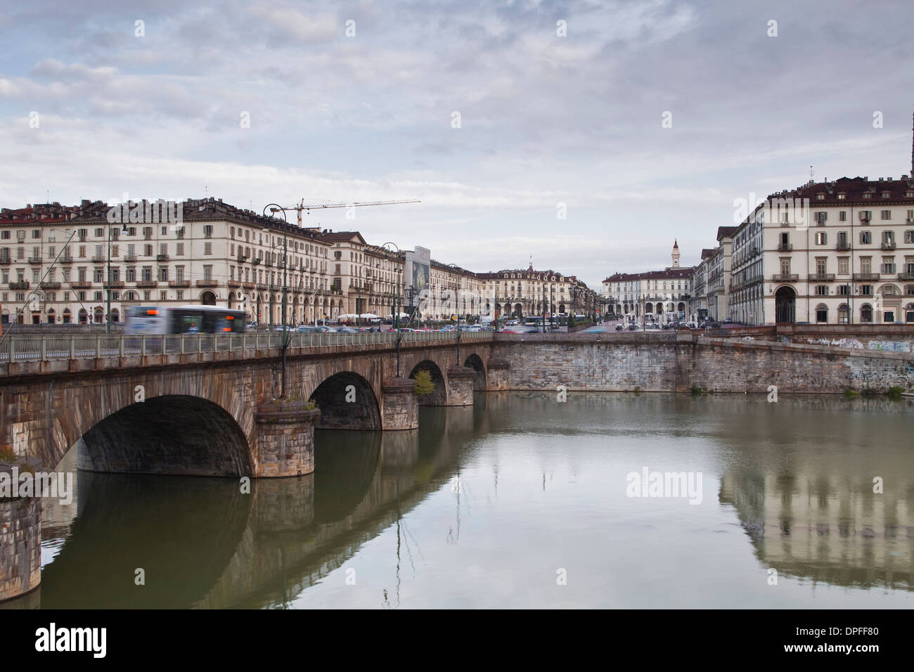 Fiume po immagini e fotografie stock ad alta risoluzione - Alamy
