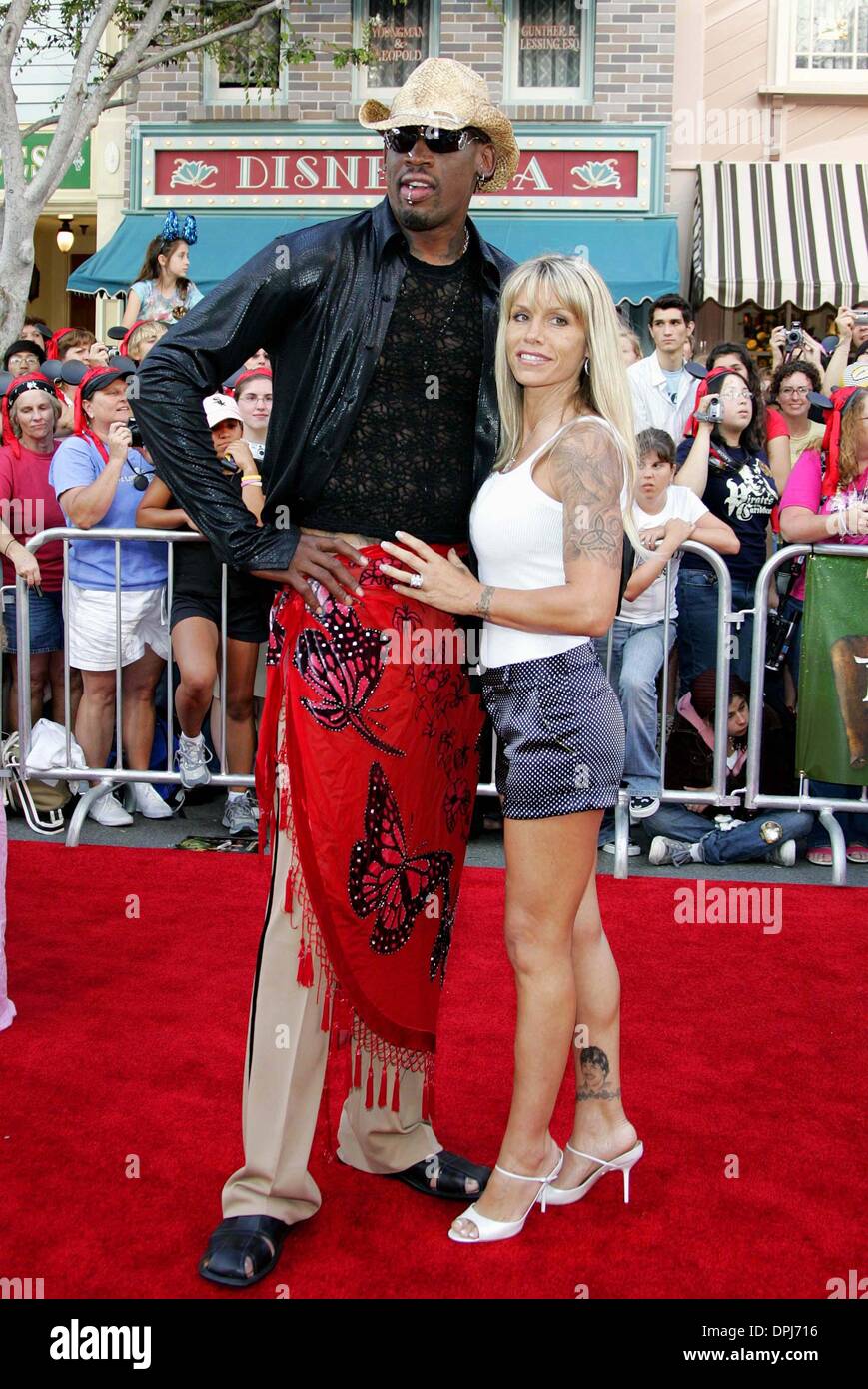 Dennis rodman michelle moyer pirates immagini e fotografie stock ad ...