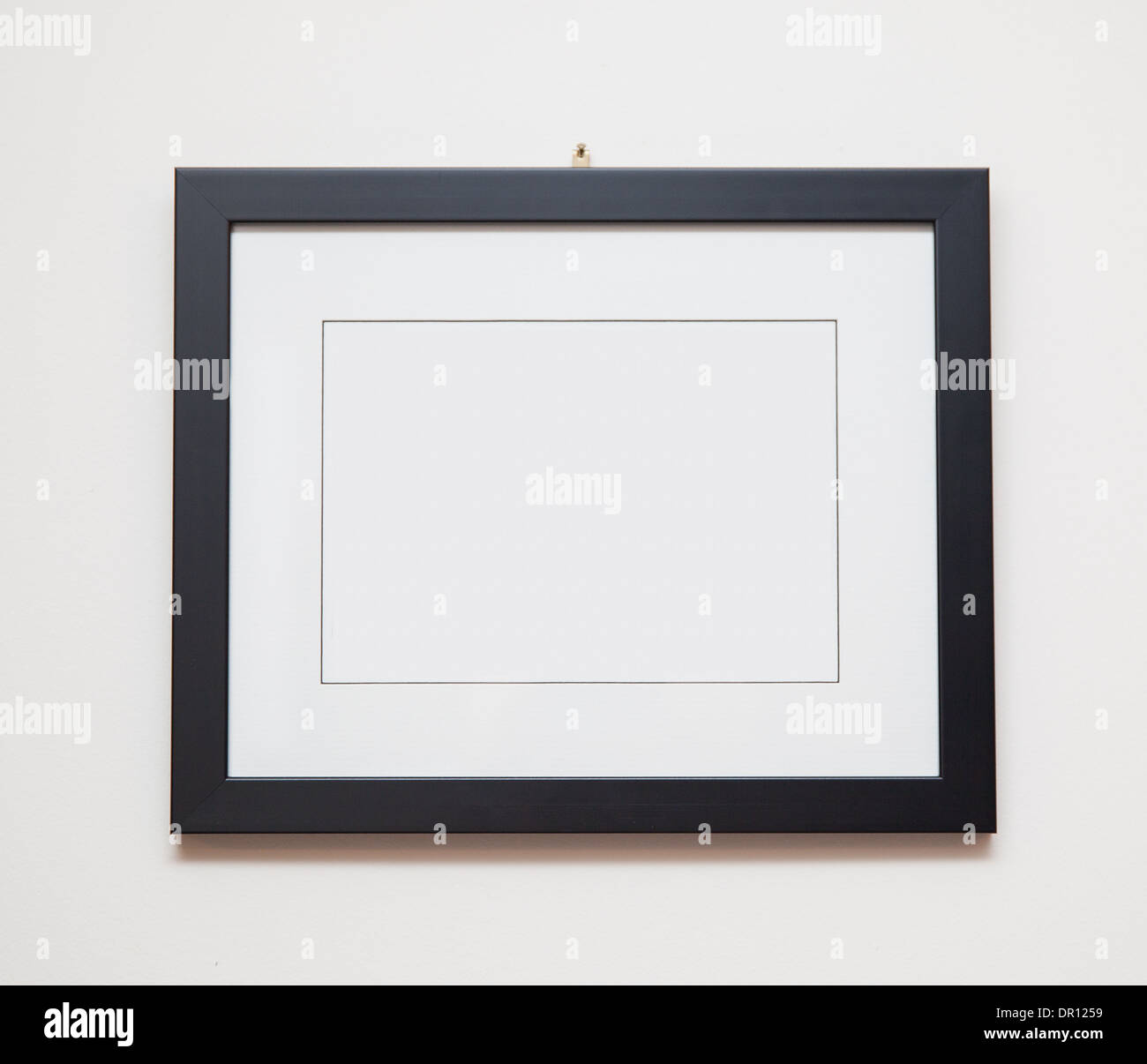 Cornice moderna vuota immagini e fotografie stock ad alta risoluzione ...