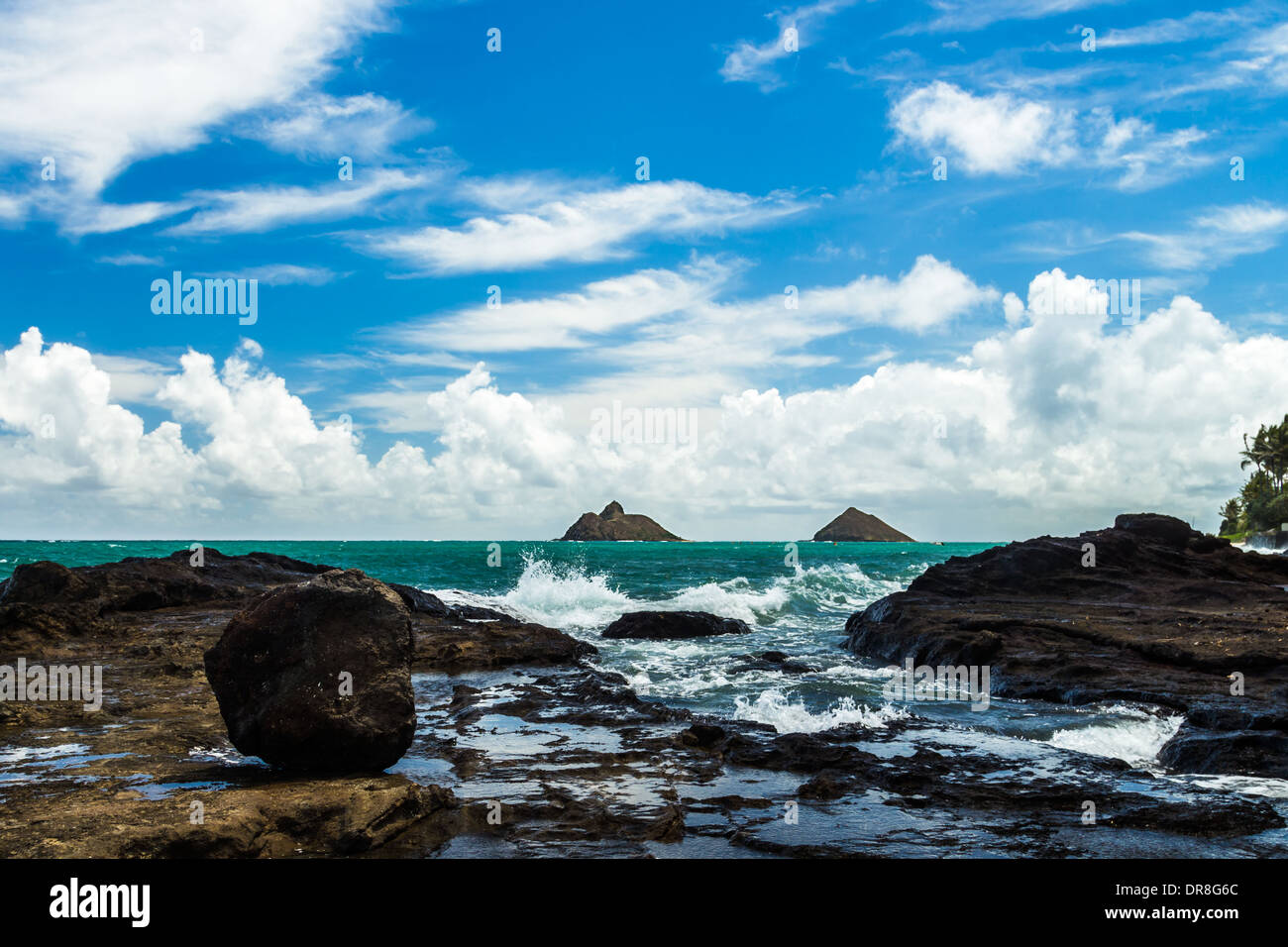 Una vista di Na Mokulua isole, noto anche come Mokes e Gemelli, da una ...