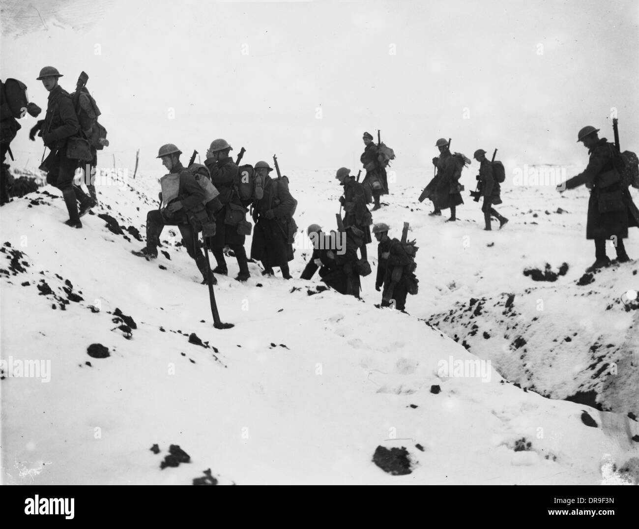 Soldati nella neve immagini e fotografie stock ad alta risoluzione - Alamy