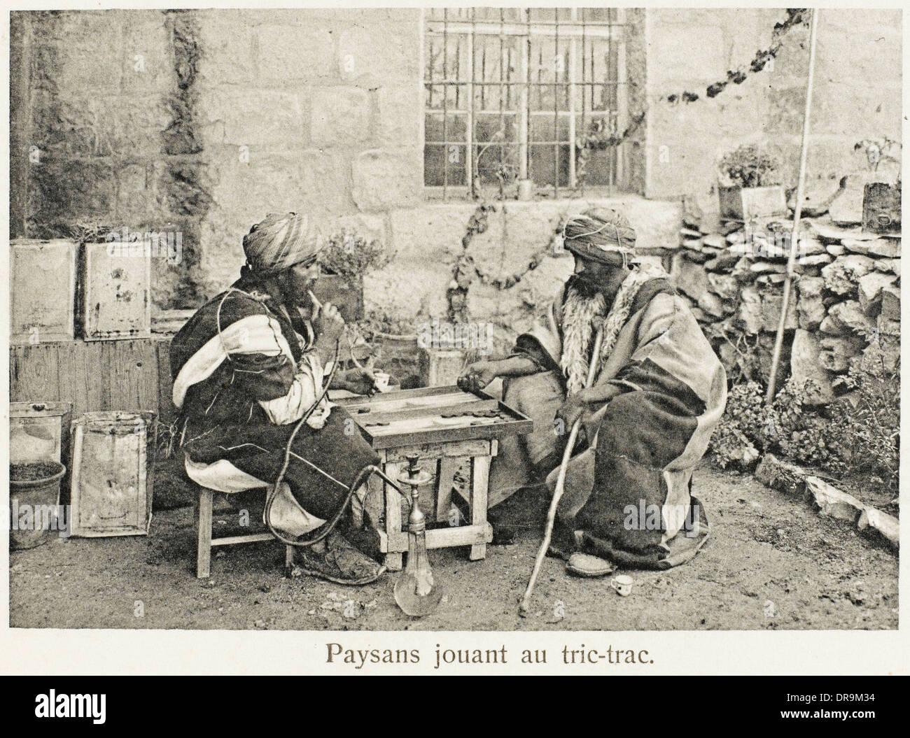 Due contadini fumatori di pipa immagini e fotografie stock ad alta ...