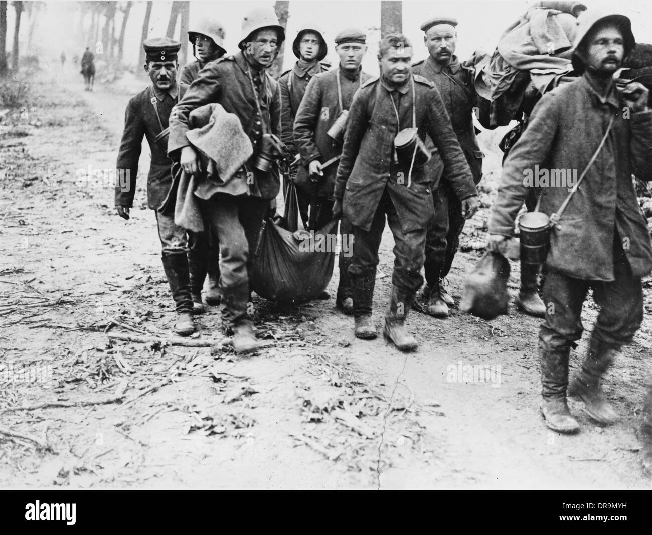 Wwi german pows battle amiens immagini e fotografie stock ad alta ...