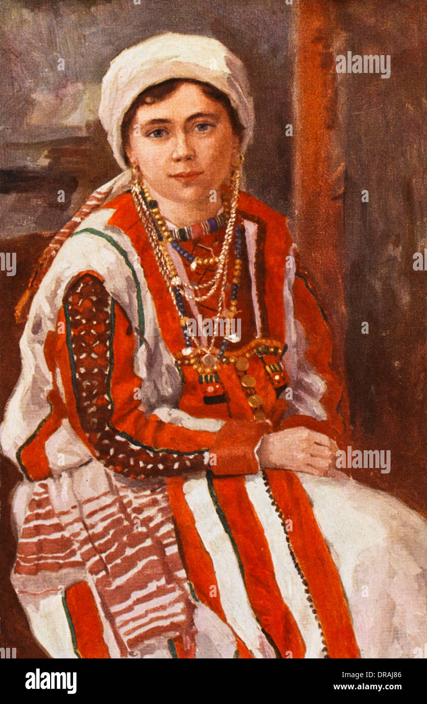 Russian woman in traditional costume immagini e fotografie stock ad ...