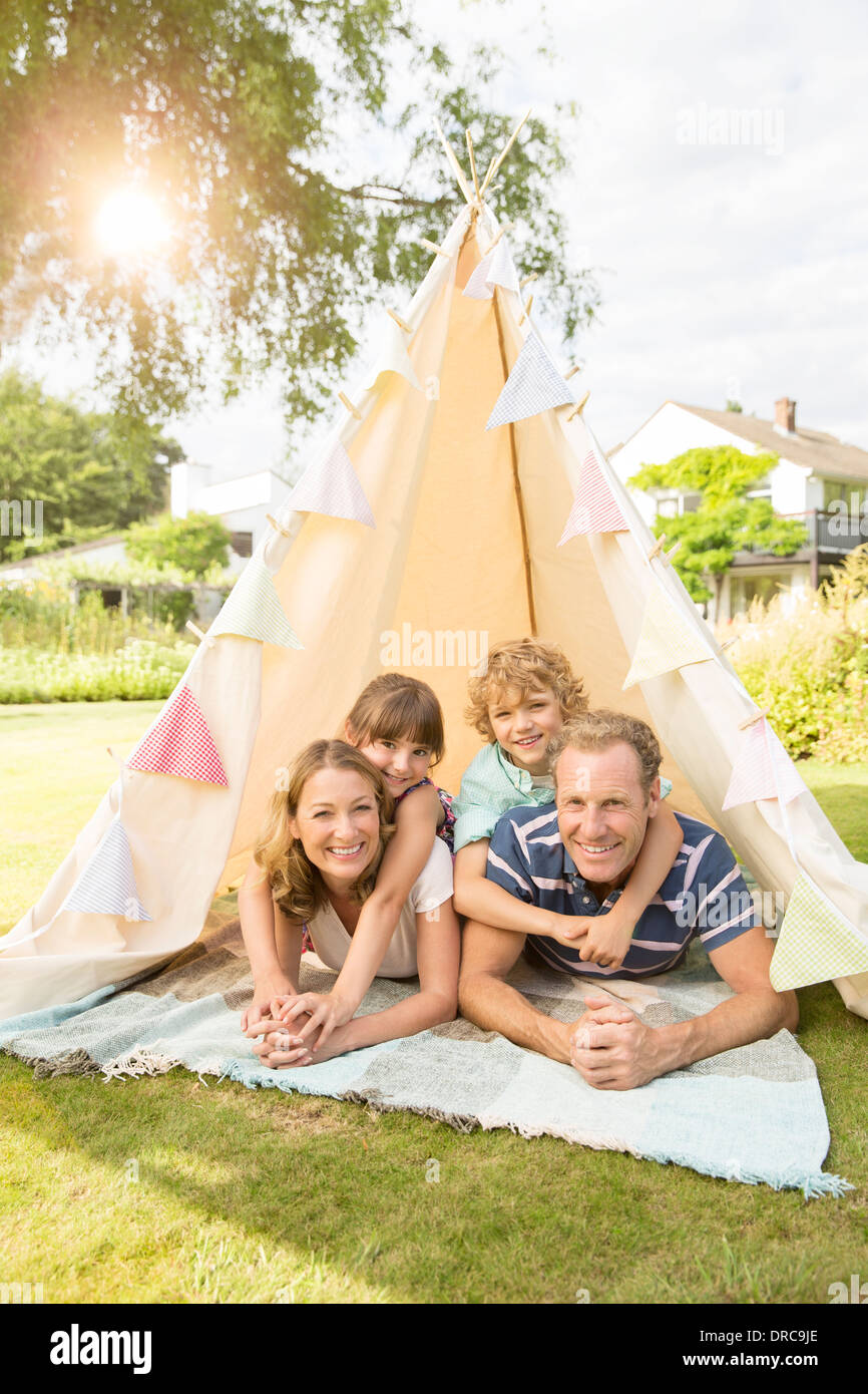 Tepee family immagini e fotografie stock ad alta risoluzione - Alamy