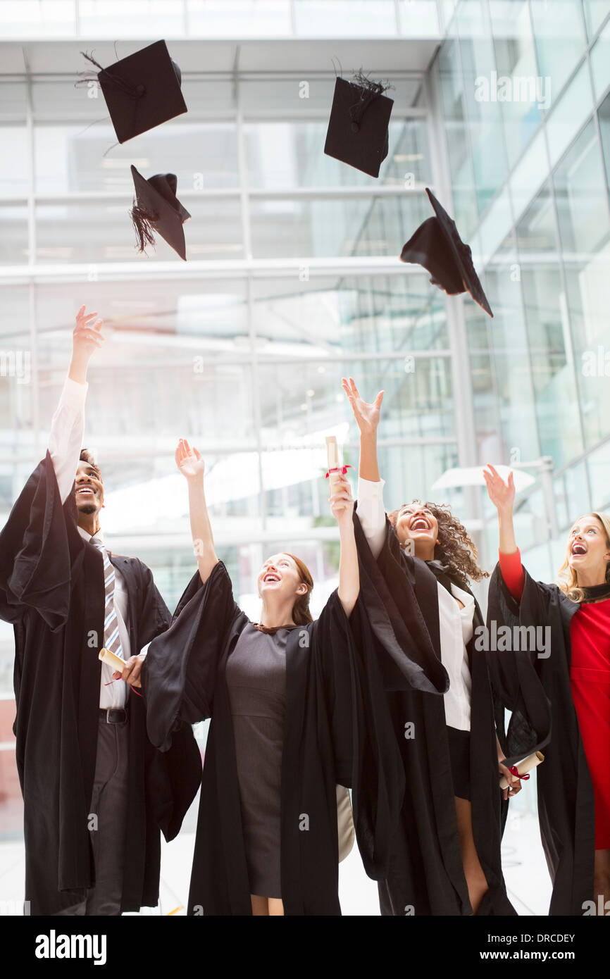 Aspiranti laureati immagini e fotografie stock ad alta risoluzione - Alamy