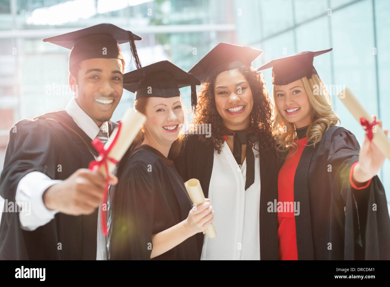 Aspiranti laureati immagini e fotografie stock ad alta risoluzione - Alamy
