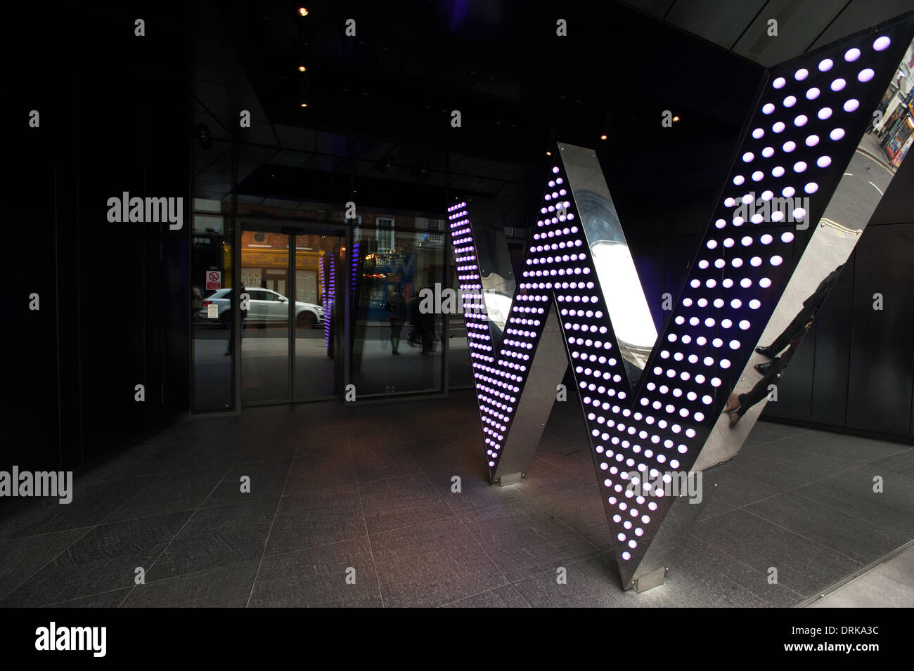 W london immagini e fotografie stock ad alta risoluzione - Alamy