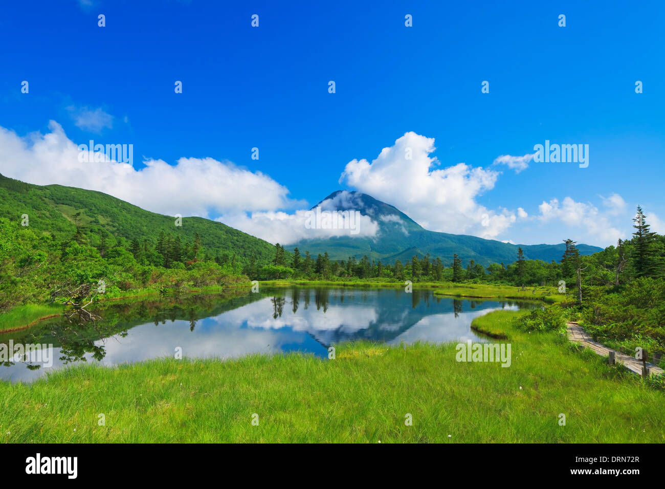 Shiretoko peninsula immagini e fotografie stock ad alta risoluzione - Alamy