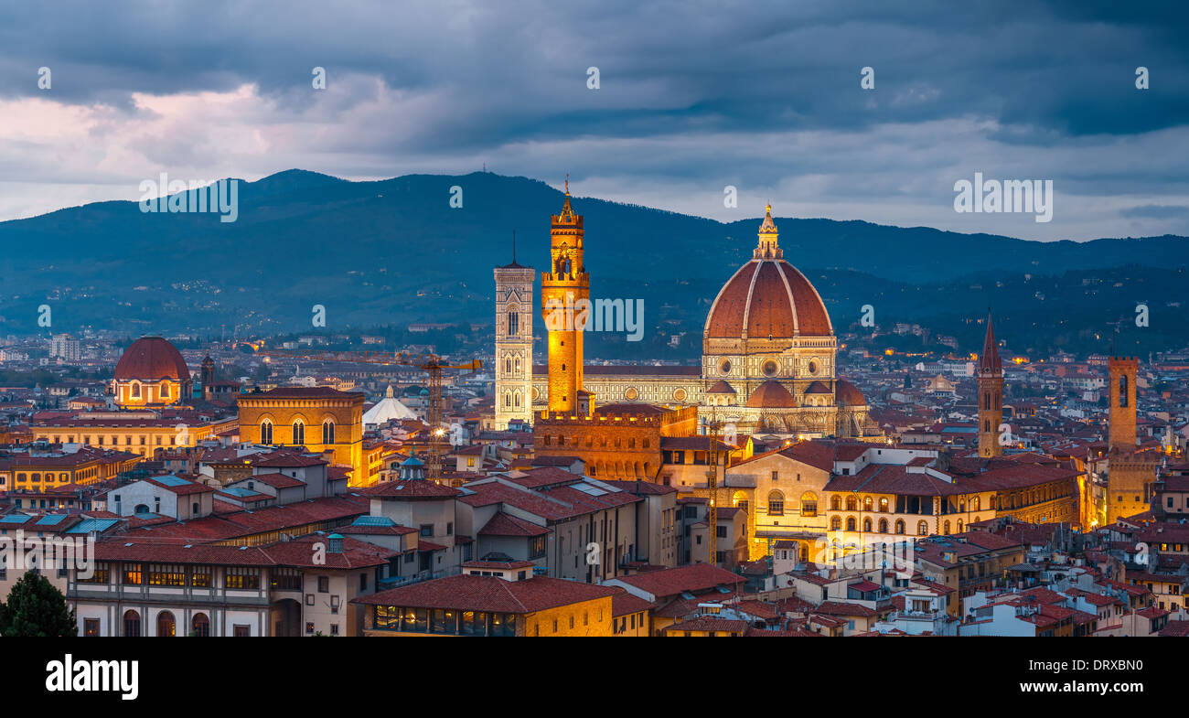 Notte Della Cattedrale Di Firenze Immagini e Fotos Stock - Alamy