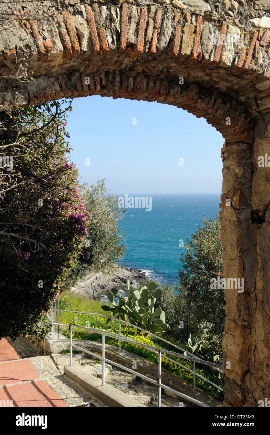 Cervo liguria immagini e fotografie stock ad alta risoluzione - Alamy