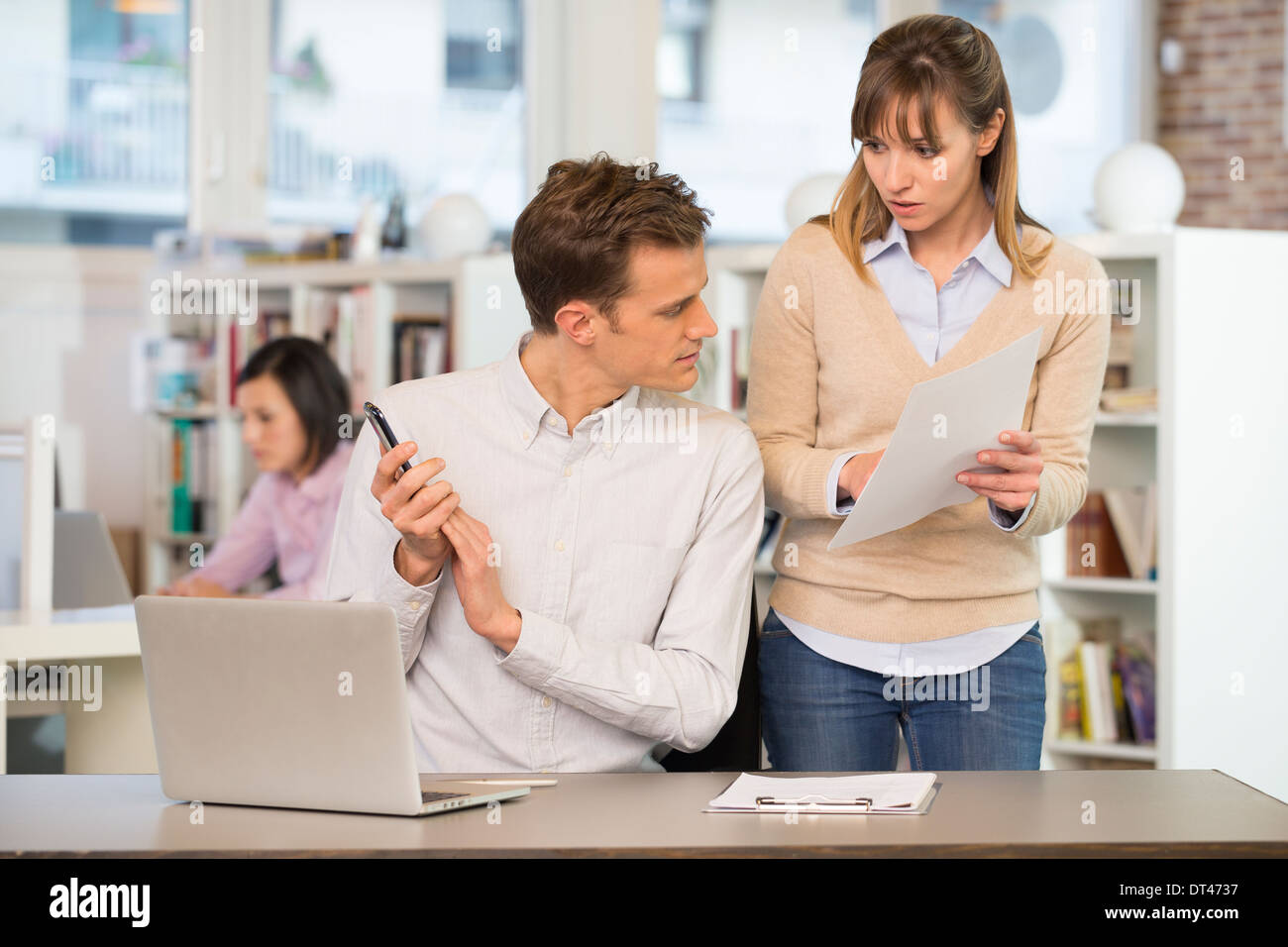 Persona maschio femmina immagini e fotografie stock ad alta risoluzione ...