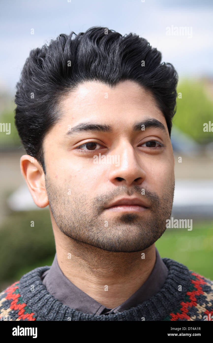 Bel viso maschile immagini e fotografie stock ad alta risoluzione - Alamy