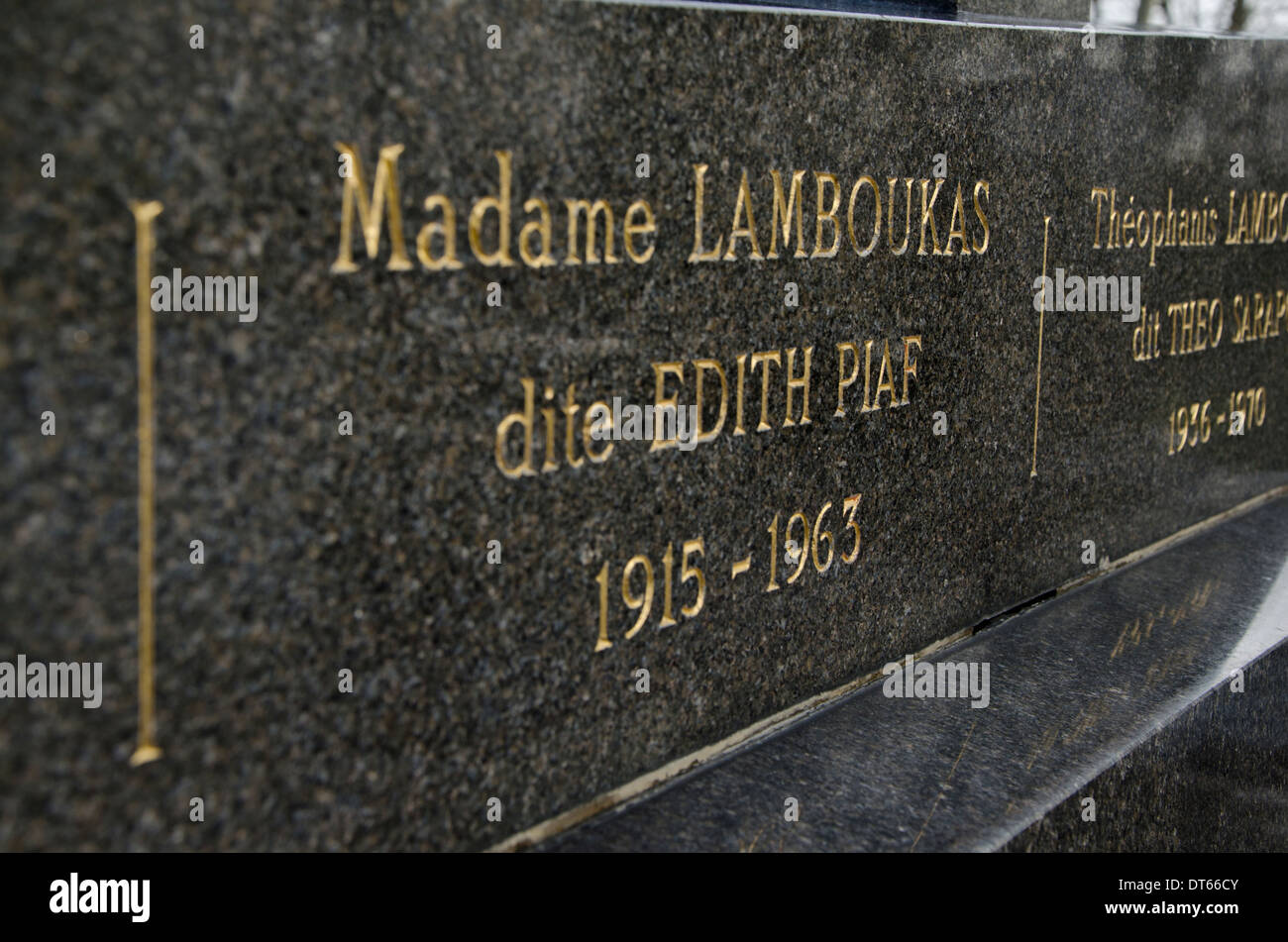 La tomba di Edith Piaf, cantante francese a Pere Lachaise, il più ...