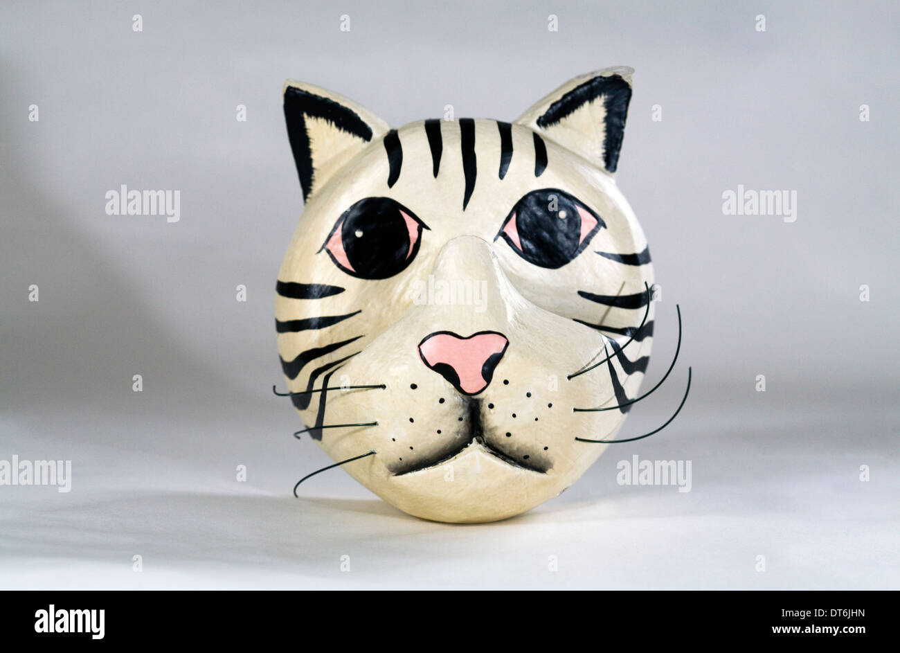 Faccia di animale in legno immagini e fotografie stock ad alta ...