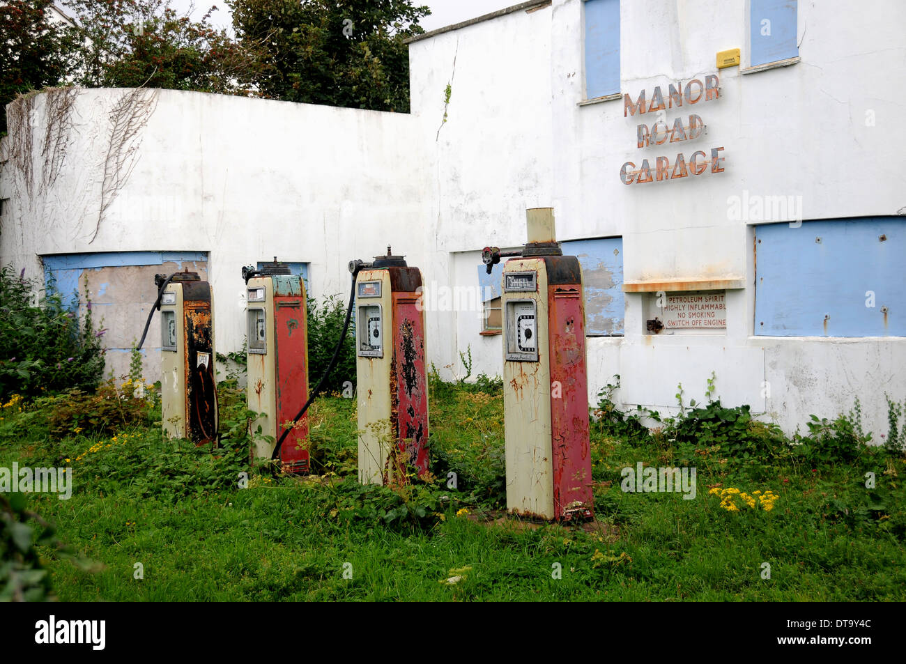 Pompe del garage immagini e fotografie stock ad alta risoluzione - Alamy