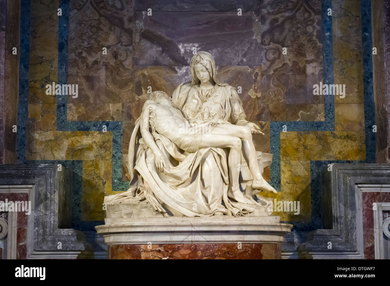 Pieta michelangelo immagini e fotografie stock ad alta risoluzione - Alamy