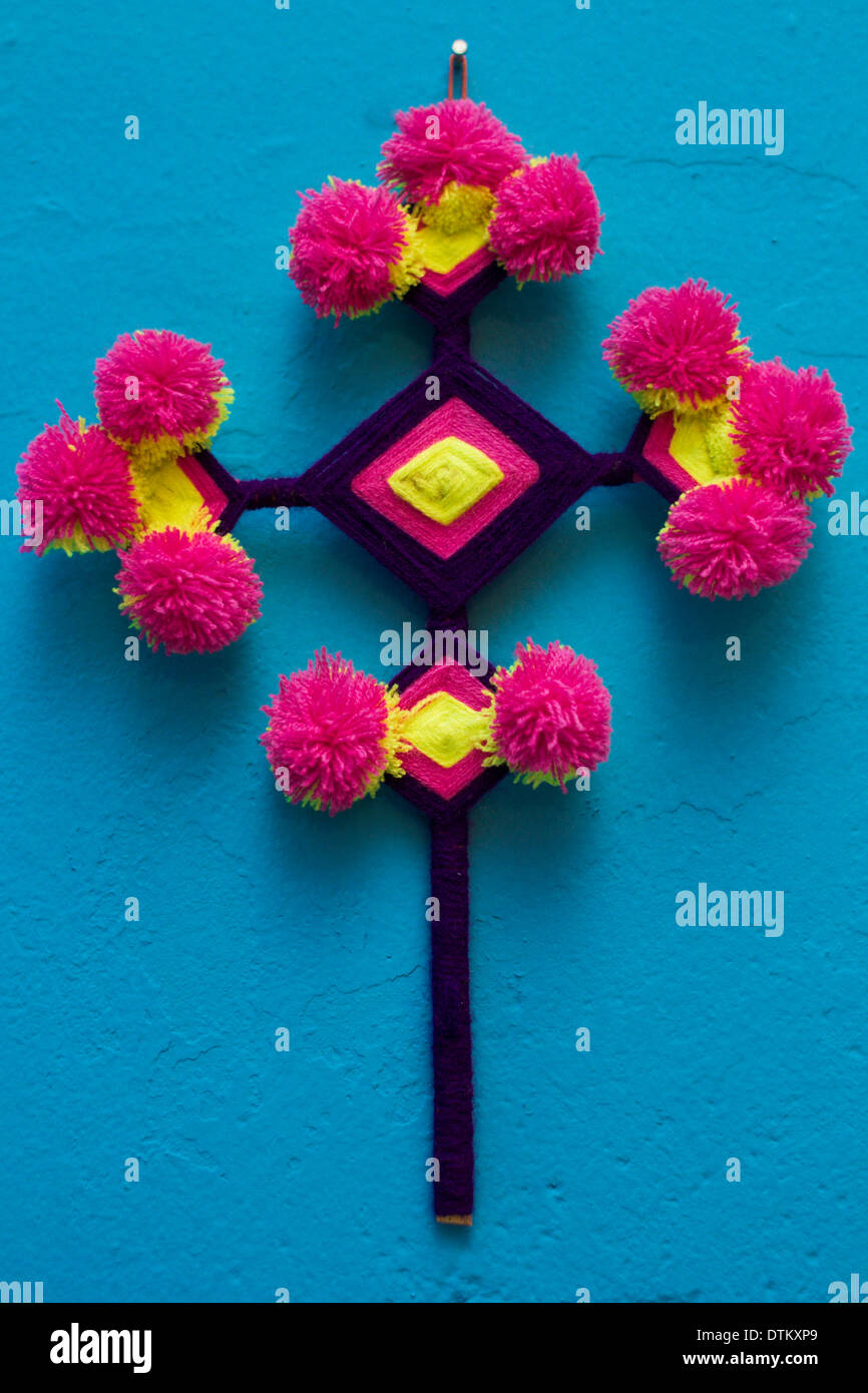 Ojo de dios huichol immagini e fotografie stock ad alta risoluzione - Alamy