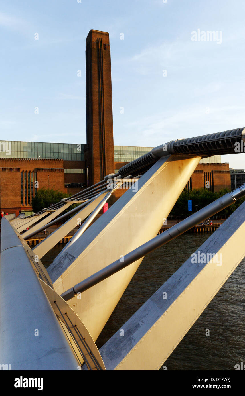 Ponti moderni di londra immagini e fotografie stock ad alta risoluzione ...