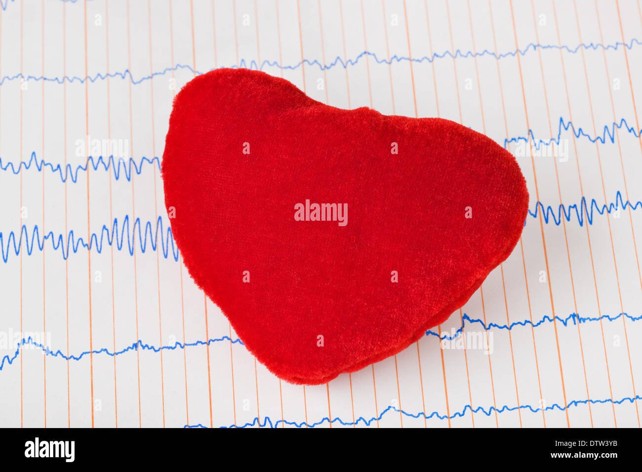 Traccia di cuore ecg immagini e fotografie stock ad alta risoluzione ...