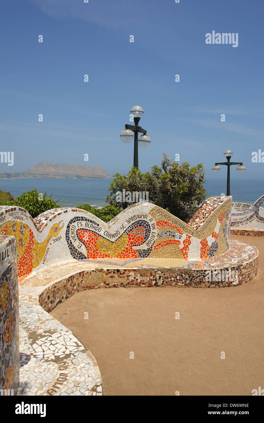 Parque del amor lima immagini e fotografie stock ad alta risoluzione ...
