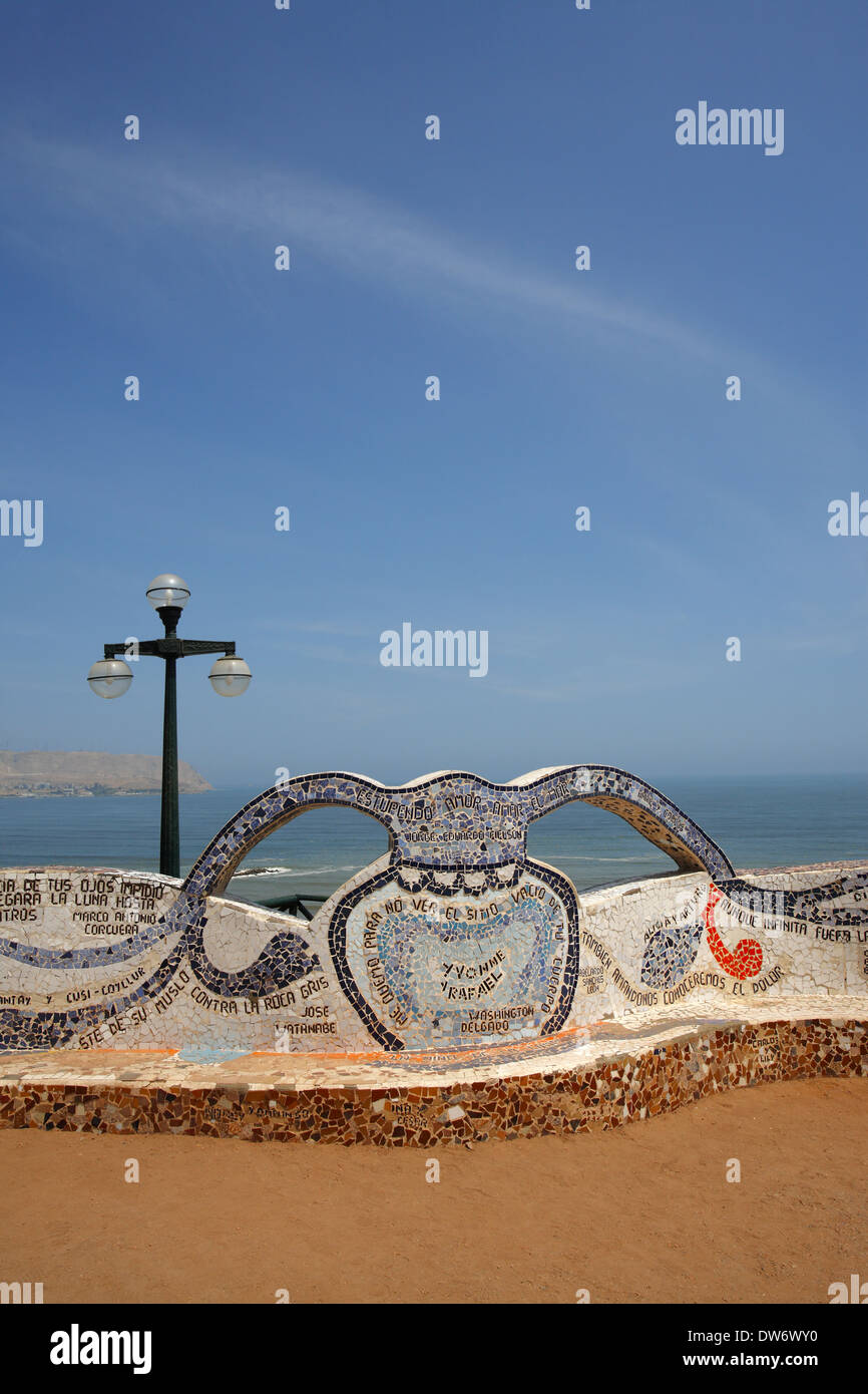 Parque del amor lima immagini e fotografie stock ad alta risoluzione ...